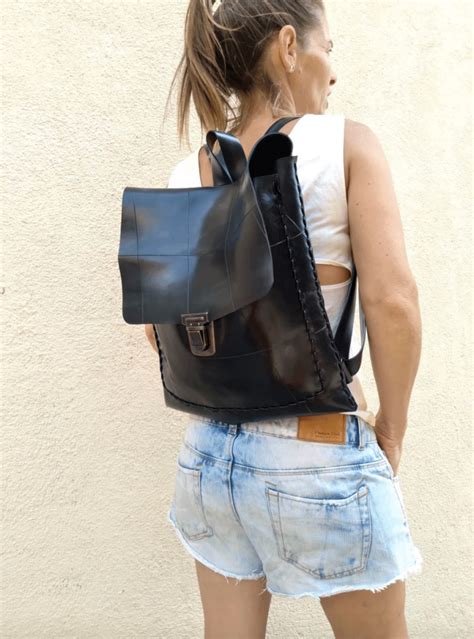 Ropa De Calidad Hecha Con Residuos Reciclados Hablando En Vidrio