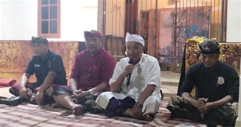 Pasar Gotong Royong PDI Perjuangan Bali Bantu Petani Panen Raya Buah
