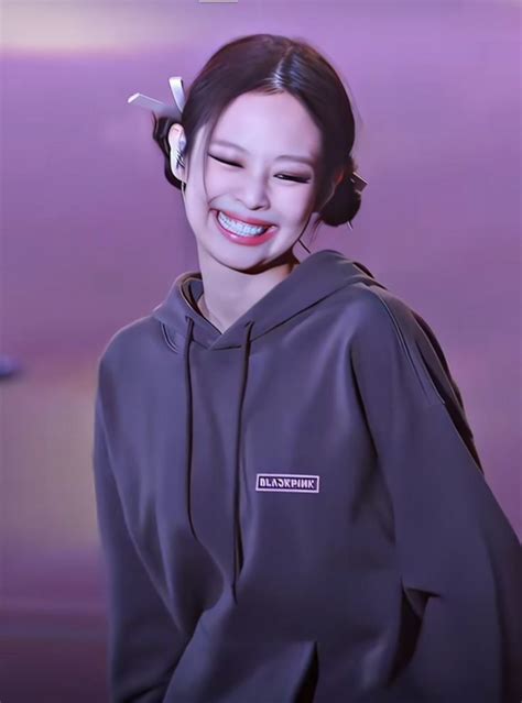 Pin By Medine Kaya On H Zl Kaydedilenler Blackpink Jennie Jen