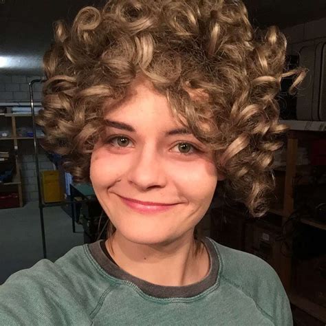 Hazel Brugger Wieder Schwanger Hazel Brugger Verk Ndet Zweite