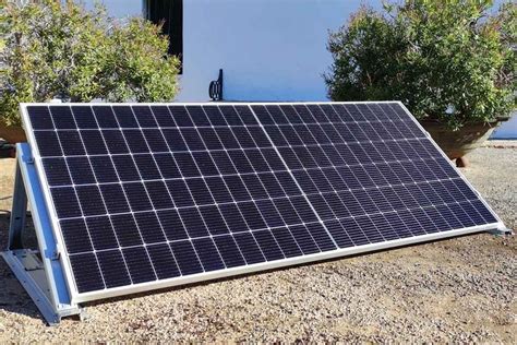Enchufar y ahorrar así funciona este kit de placas solares sin