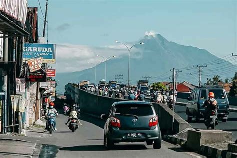 BPPTKG Gunung Merapi Alami 38 Kali Gempa Guguran Pilar ID