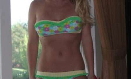 Britney Spears Exibe As Curvas Estrelando