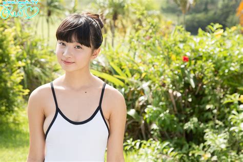 黒宮れいむちむち食い込み競泳水着エロ画像①15枚