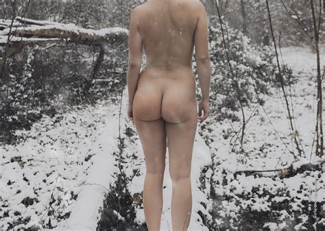 Winter And Snow And Outdoor Freezing Naked Girl With Cute Ass