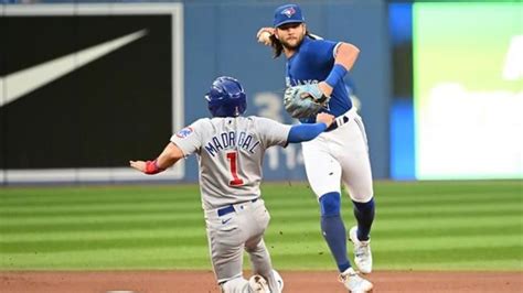 Teoscar Hernandez Lifts Blue Jays Over Cubs 5 3 To Back Kevin Gausmans