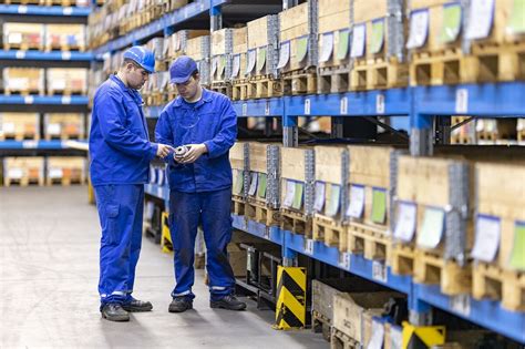 Fachkraft für Lagerlogistik Ausbildung Infos freie Stellen