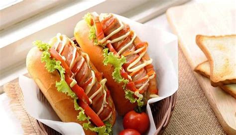Cách làm bánh mì xúc xích kiểu Tây ăn một lần là NGHIỆN