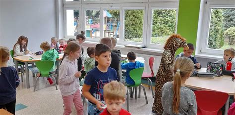 Szkolna Lokatka ulotki roznosi i na Szkolne Blogi o wejście prosi
