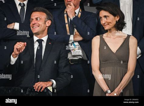 Le président français Emmanuel MACRON et la ministre française des