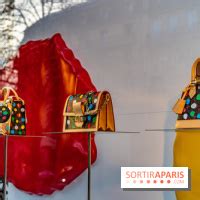 Album Photos Yayoi Kusama chez Louis Vuitton sur les Champs Elysées