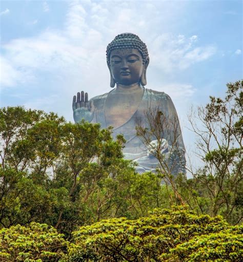 Tian Tan Buddha 상은 홍콩의 Ngong Ping Lantau Island에 위치한 Big Buddha라고도 불리는