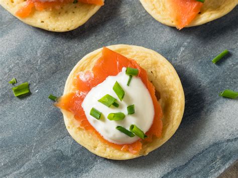 Blinis au saumon fumé et vinaigrette au miel Recette de Blinis au