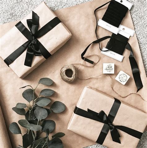 Beautiful Gift Wrapping Shop Stock Pinnaxis