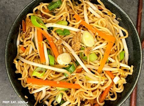 Gebratene Asia Nudeln mit Gemüse PrepEatLove