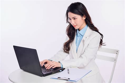 职场女生商务精英白领职业人员办公摄影图元素免费下载 jpg格式 32724810像素 编号452472485414311573 设图网