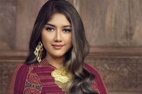 Profil Erina Gudono Pacar Kaesang Pangarep Yang Akan Dinikahi Desember