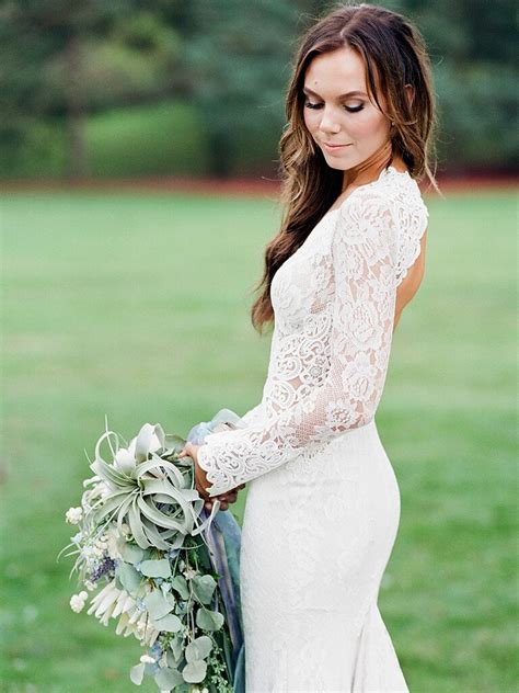 14 Gorgeous Lace Wedding Dresses With Sleeves