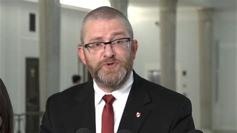 Polacy MUREM Za Grzegorzem Braunem Protest Pod Sejmem Przeciwko