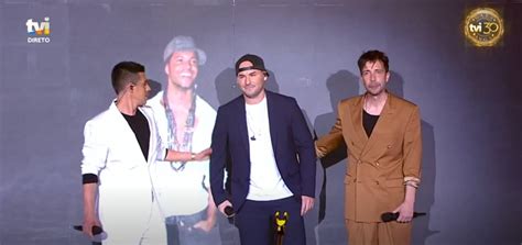Lágrimas e muita emoção DZRT homenageiam Angélico Vieira na reunião