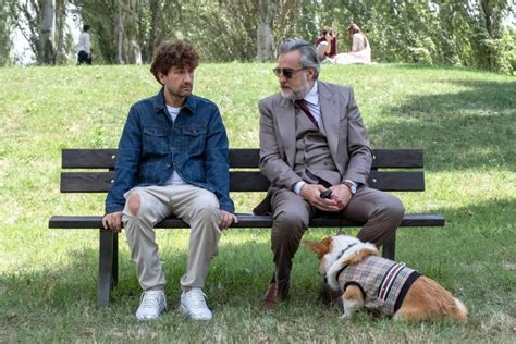 Tramite Amicizia La Recensione Alessandro Siani Si Allontana Dalla