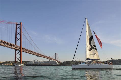 Visite privée d une heure de Lisbonne en voilier GetYourGuide