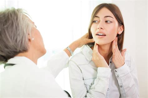 What Are The Signs And Symptoms Of Throat Cancer And The Treatment For