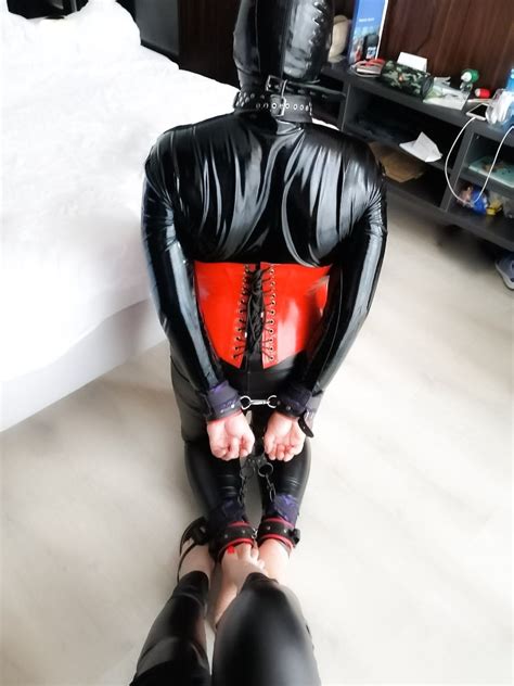 Latex Angela On Twitter Doll Of Dominantrix Pour Vivre Dpourvivre