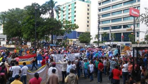 Protestan contra privatización de servicios públicos en San Pedro Sula