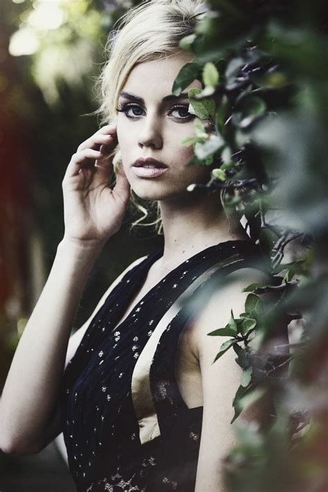 Picture Of Effy Harvard