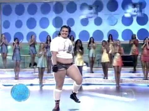 Domingão do Faustão Thais Carla bailarina plus size da Anitta já