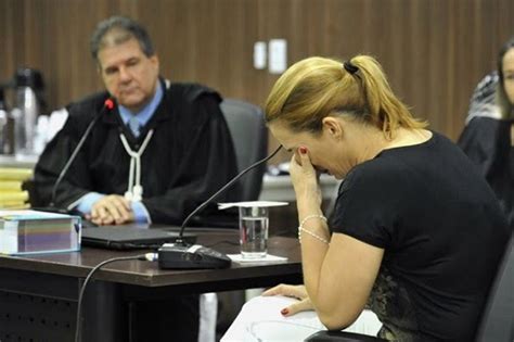 Mulher que escondeu corpo da filha em escaninho é condenada a mais de