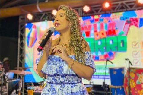 Em grande estilo a prefeita de Eunápolis Cordélia Torres apresenta