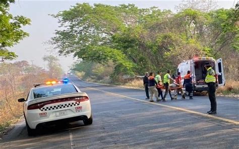 Vuelca Camioneta Con Familia Del Puerto De Veracruz En Carretera A