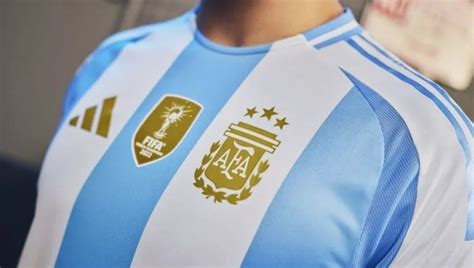 Presentaron La Nueva Camiseta De La Selecci N Argentina Diario N Cleo
