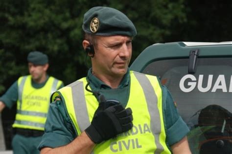 Si Te Pilla Con Un Objeto La Guardia Civil Puede Ponerte Una Multa De