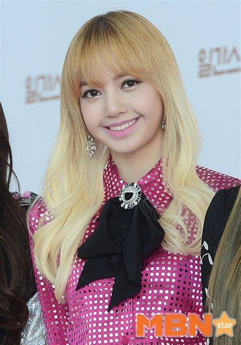 YG 재계약 불발설 블랙핑크 리사 佛 19금 아트 누드쇼서 상의 노출 없었다 M 이슈 네이트 연예