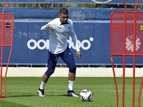 Kylian Mbappe gest neobișnuit după ce a fost exclus din lotul lui PSG
