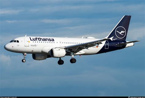 D AILW Lufthansa Airbus A319 114 Photo By Micha135 ID 992604