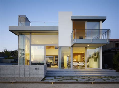 Fachada Moderna Con Terraza Fachadas Para Casas De Tres Pisos