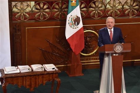 Estas son las 20 reformas constitucionales que AMLO presentó al
