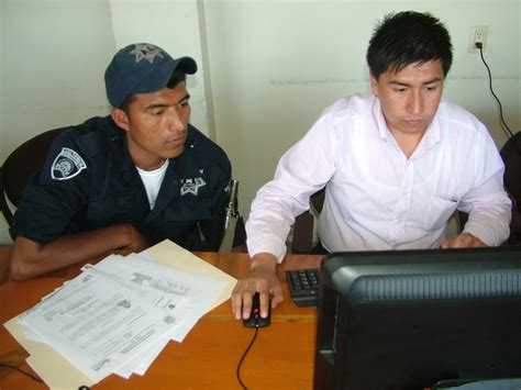 Realizan exámenes de control y confianza a policías y bomberos en