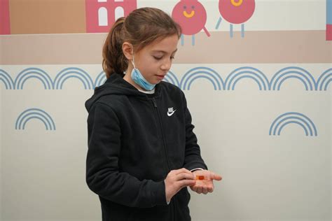 El Hospital Vall d Hebron ensaya medicamentos pediátricos con una