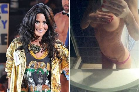 Skinny Nude Female Selfies