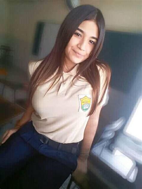 PACK DE COLEGIALA MOSTRANDO TETAS Packs Caseros Mega