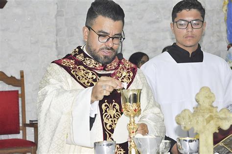 Padre Diego toma posse como pároco na Paróquia São João Batista
