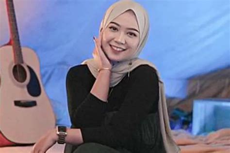 Biografi Dan Profil Fauzana Lengkap Wikipedia Umur Agama Nama Asli