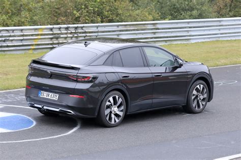 Spy shot of secretly tested future car 画像ニュルブルクリンクでの高速テスト開始VW新型EVクーペ