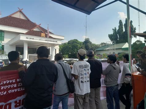 Desak Kejari Usut Dua Kasus Korupsi Di Kabupaten Bogor