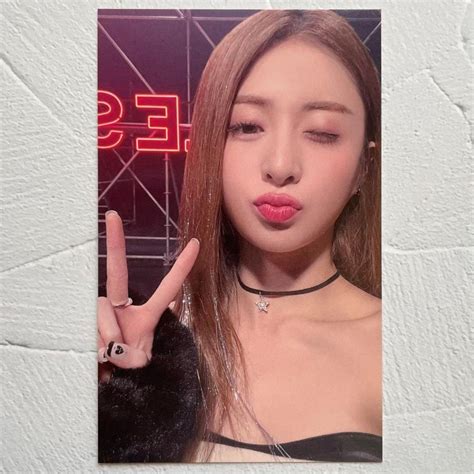 YUNJIN LE SSERAFIM Japan 1st Single FEARLESS Lucky Draw HMV Official